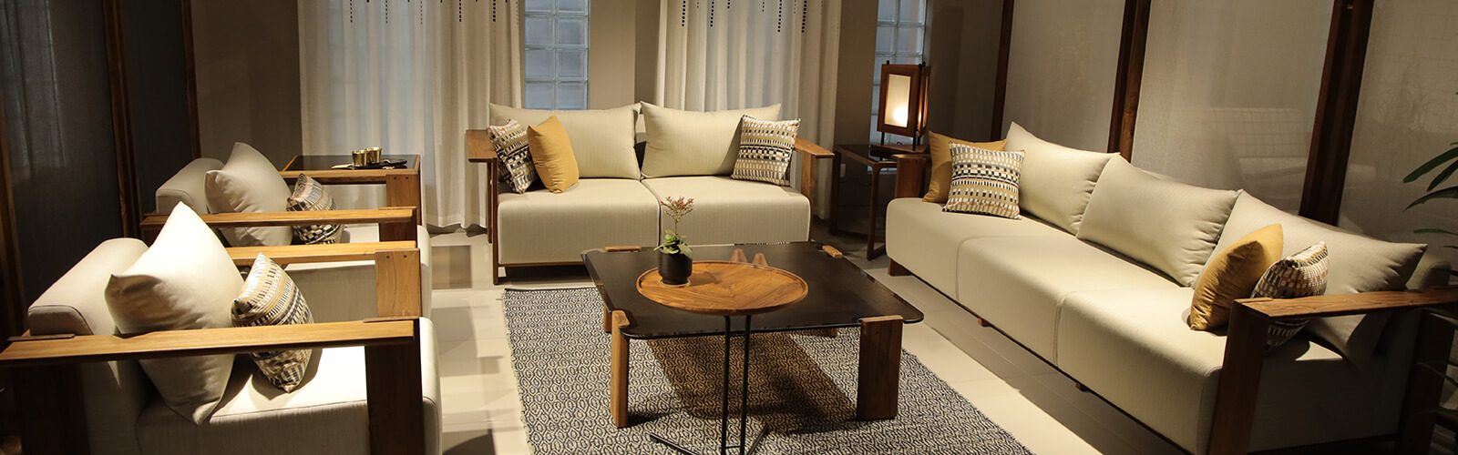 About Us - The Decora